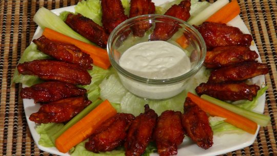 Recettes Québécoises.com - Ailes en sauce Bull's Eye Buffalo Cage aux ...